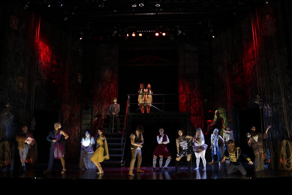 REVIEW: Leading ladies take center stage in “Side Show”